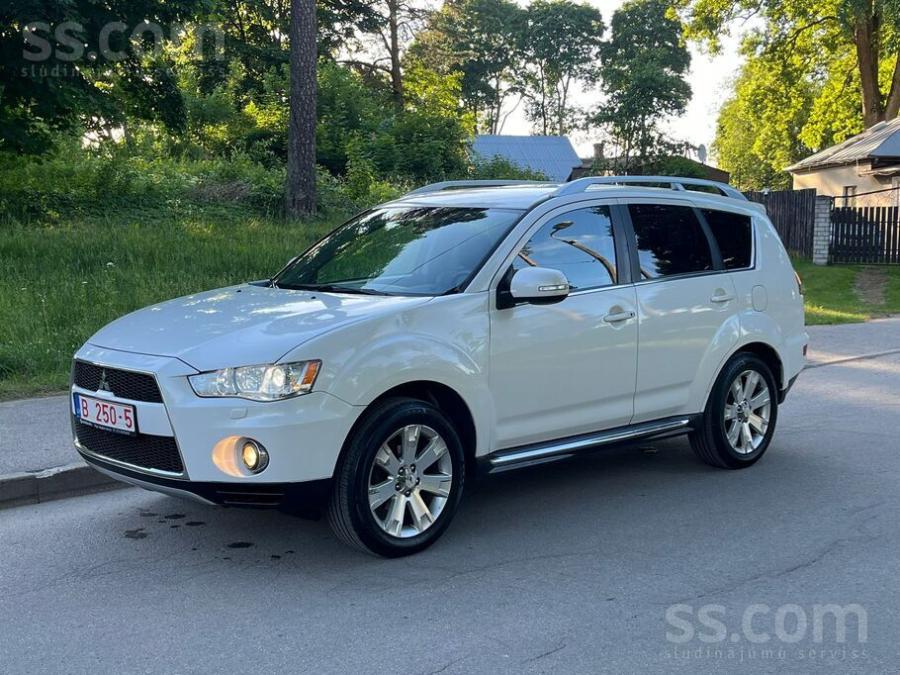 Balts Mitsubishi Outlander 2010 Rīga, ar dzinēja tilpumu 2.40 L un nobraukumu 0 tūkst. km par 3299 €, foto 1 vietnē AUTOMOTO.COM.LV
