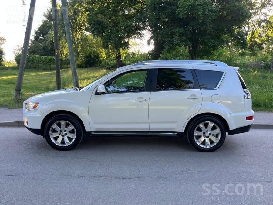Balts Mitsubishi Outlander 2010 Rīga, ar dzinēja tilpumu 2.40 L un nobraukumu 0 tūkst. km par 3299 €, foto 3 vietnē AUTOMOTO.COM.LV