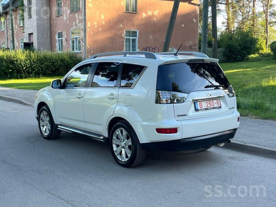 Balts Mitsubishi Outlander 2010 Rīga, ar dzinēja tilpumu 2.40 L un nobraukumu 0 tūkst. km par 3299 €, foto 4 vietnē AUTOMOTO.COM.LV