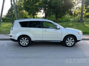 Balts Mitsubishi Outlander 2010 Rīga, ar dzinēja tilpumu 2.40 L un nobraukumu 0 tūkst. km par 3299 €, foto 7 vietnē AUTOMOTO.COM.LV
