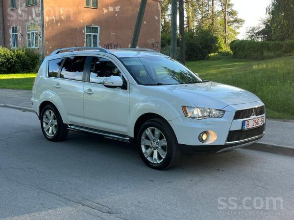 Balts Mitsubishi Outlander 2010 Rīga, ar dzinēja tilpumu 2.40 L un nobraukumu 0 tūkst. km par 3299 €, foto 7 vietnē AUTOMOTO.COM.LV