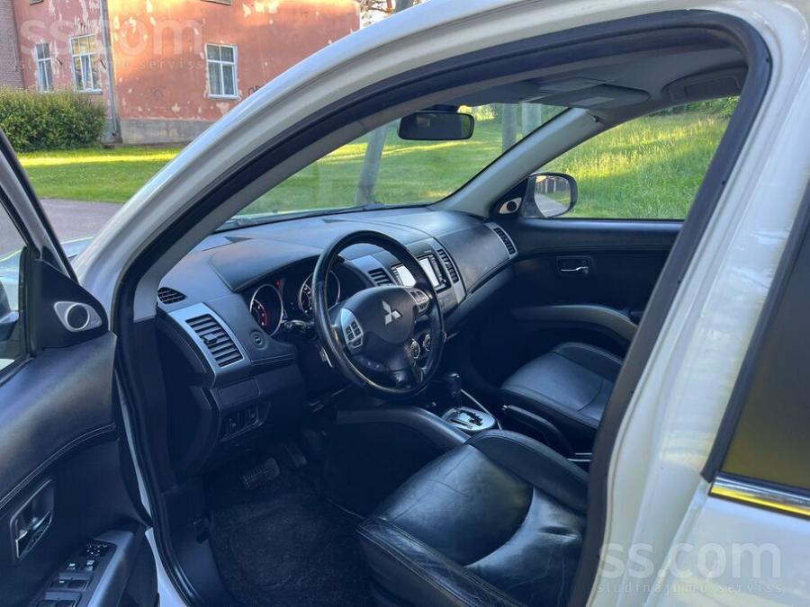 Balts Mitsubishi Outlander 2010 Rīga, ar dzinēja tilpumu 2.40 L un nobraukumu 0 tūkst. km par 3299 €, foto 10 vietnē AUTOMOTO.COM.LV