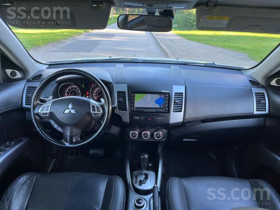 Balts Mitsubishi Outlander 2010 Rīga, ar dzinēja tilpumu 2.40 L un nobraukumu 0 tūkst. km par 3299 €, foto 12 vietnē AUTOMOTO.COM.LV
