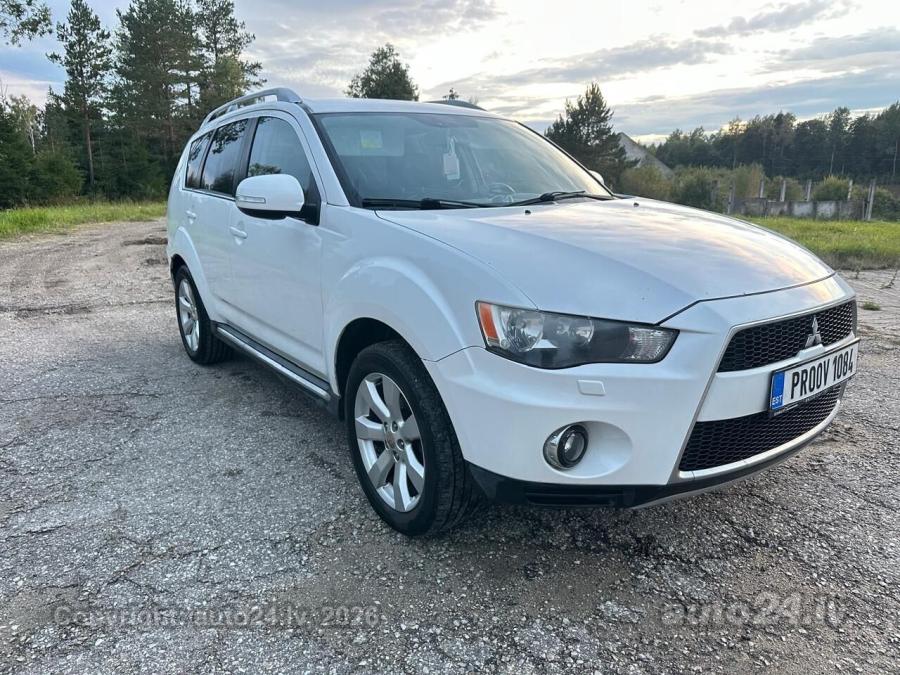 Balts Mitsubishi Outlander 2010 Tallina, ar dzinēja tilpumu 2.20 L un nobraukumu 295 tūkst. km par 2990 €, foto 1 vietnē AUTOMOTO.COM.LV