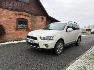 Balts Mitsubishi Outlander 2011 Saldus, ar dzinēja tilpumu 2.20 L un nobraukumu 295 tūkst. km par 3700 €, foto  vietnē AUTOMOTO.COM.LV