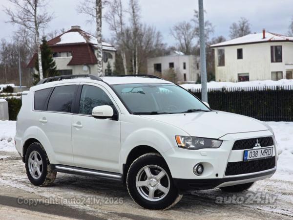 White Mitsubishi Outlander 2011 in Tallinn, with an engine capacity of 2.40 L and mileage of 307 thousand km for 3999 €, photo 1 on AUTOMOTO.COM.LV