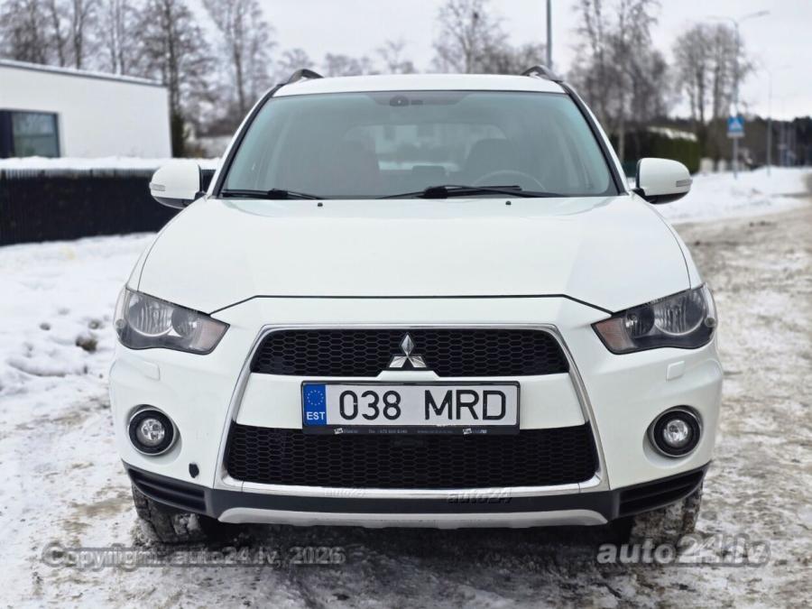 Balts Mitsubishi Outlander 2011 Tallina, ar dzinēja tilpumu 2.40 L un nobraukumu 307 tūkst. km par 3690 €, foto 2 vietnē AUTOMOTO.COM.LV