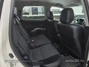 Balts Mitsubishi Outlander 2011 Tallina, ar dzinēja tilpumu 2.40 L un nobraukumu 307 tūkst. km par 3690 €, foto 9 vietnē AUTOMOTO.COM.LV
