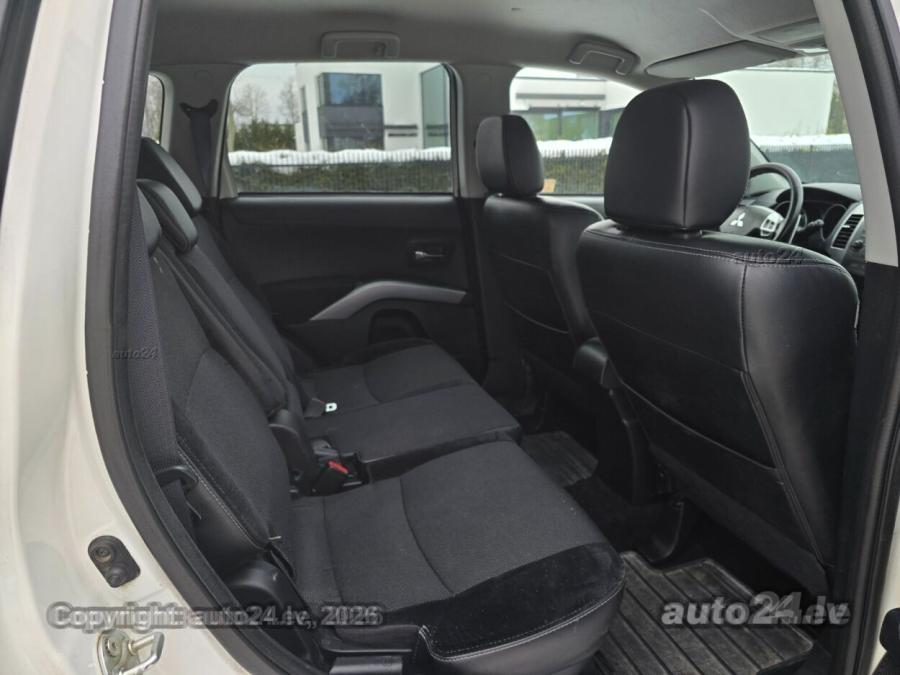 Balts Mitsubishi Outlander 2011 Tallina, ar dzinēja tilpumu 2.40 L un nobraukumu 307 tūkst. km par 3690 €, foto 9 vietnē AUTOMOTO.COM.LV