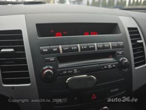Balts Mitsubishi Outlander 2011 Tallina, ar dzinēja tilpumu 2.40 L un nobraukumu 307 tūkst. km par 3690 €, foto 15 vietnē AUTOMOTO.COM.LV