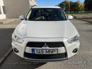 Balts Mitsubishi Outlander 2011 Tallina, ar dzinēja tilpumu 2.40 L un nobraukumu 134 tūkst. km par 7500 €, foto 3 vietnē AUTOMOTO.COM.LV