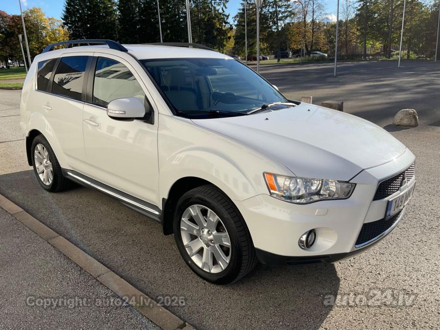 Balts Mitsubishi Outlander 2011 Tallina, ar dzinēja tilpumu 2.40 L un nobraukumu 134 tūkst. km par 7500 €, foto 4 vietnē AUTOMOTO.COM.LV