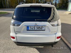 Balts Mitsubishi Outlander 2011 Tallina, ar dzinēja tilpumu 2.40 L un nobraukumu 134 tūkst. km par 7500 €, foto 6 vietnē AUTOMOTO.COM.LV