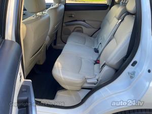 Balts Mitsubishi Outlander 2011 Tallina, ar dzinēja tilpumu 2.40 L un nobraukumu 134 tūkst. km par 7500 €, foto 9 vietnē AUTOMOTO.COM.LV
