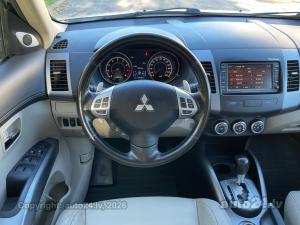 Balts Mitsubishi Outlander 2011 Tallina, ar dzinēja tilpumu 2.40 L un nobraukumu 134 tūkst. km par 7500 €, foto 10 vietnē AUTOMOTO.COM.LV