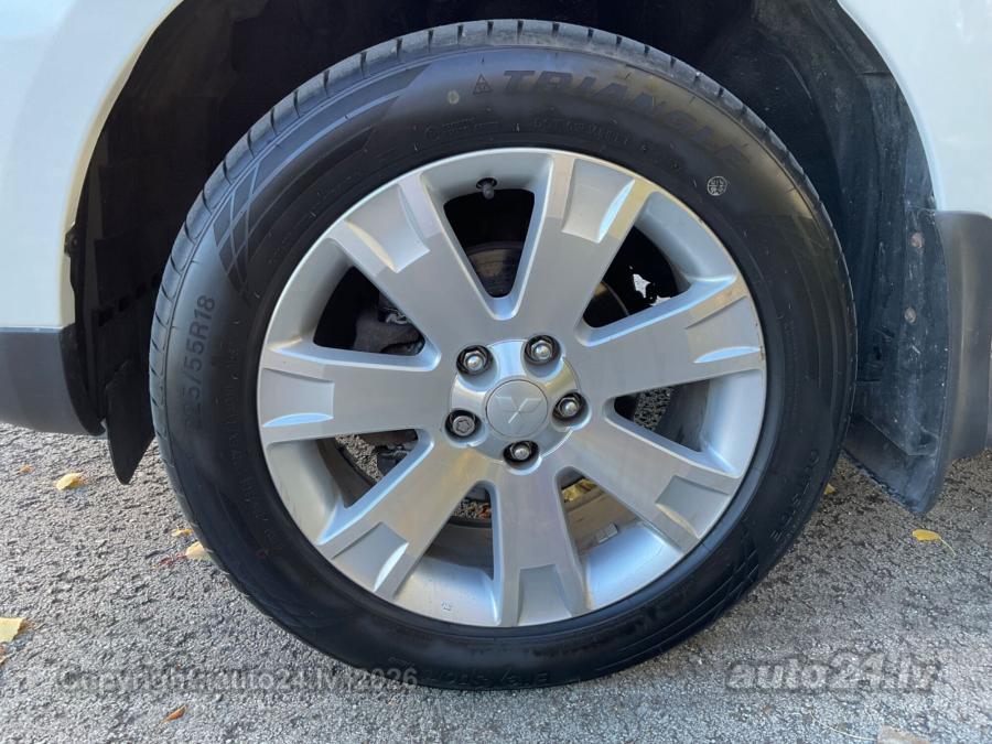 Balts Mitsubishi Outlander 2011 Tallina, ar dzinēja tilpumu 2.40 L un nobraukumu 134 tūkst. km par 7500 €, foto 12 vietnē AUTOMOTO.COM.LV