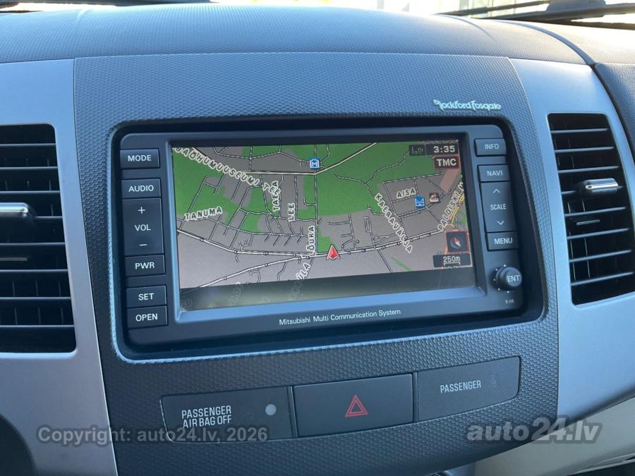 Balts Mitsubishi Outlander 2011 Tallina, ar dzinēja tilpumu 2.40 L un nobraukumu 134 tūkst. km par 7500 €, foto 13 vietnē AUTOMOTO.COM.LV