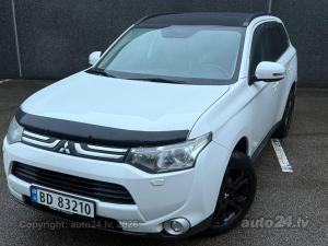 Balts Mitsubishi Outlander 2013 Tallina, ar dzinēja tilpumu 2.30 L un nobraukumu 259 tūkst. km par 7990 €, foto 3 vietnē AUTOMOTO.COM.LV