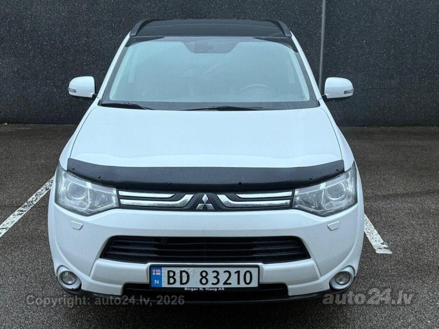 Balts Mitsubishi Outlander 2013 Tallina, ar dzinēja tilpumu 2.30 L un nobraukumu 259 tūkst. km par 7990 €, foto 5 vietnē AUTOMOTO.COM.LV