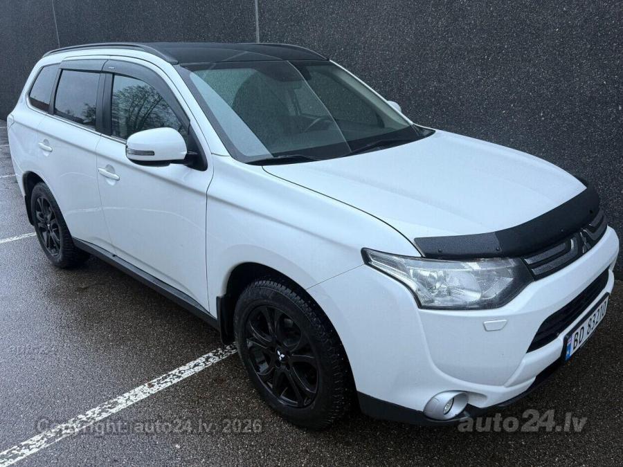 Balts Mitsubishi Outlander 2013 Tallina, ar dzinēja tilpumu 2.30 L un nobraukumu 259 tūkst. km par 7990 €, foto 6 vietnē AUTOMOTO.COM.LV