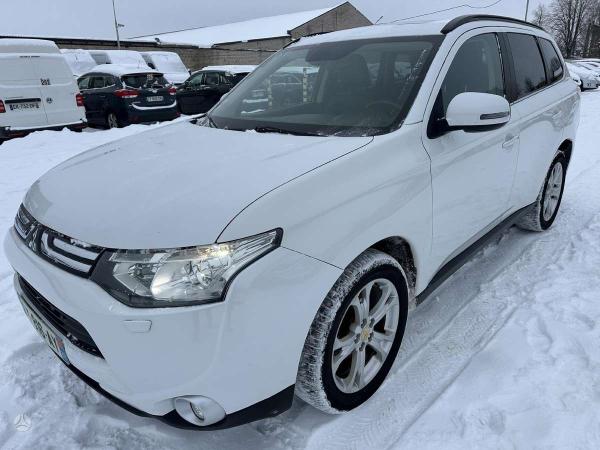 Balts Mitsubishi Outlander 2013 Tauragė, ar dzinēja tilpumu 0.00 L un nobraukumu 207 tūkst. km par 7900 €, foto 1 vietnē AUTOMOTO.COM.LV