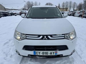 Balts Mitsubishi Outlander 2013 Tauragė, ar dzinēja tilpumu 0.00 L un nobraukumu 207 tūkst. km par 7900 €, foto 2 vietnē AUTOMOTO.COM.LV