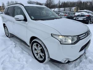 Balts Mitsubishi Outlander 2013 Tauragė, ar dzinēja tilpumu 0.00 L un nobraukumu 207 tūkst. km par 7900 €, foto 3 vietnē AUTOMOTO.COM.LV