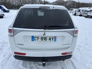 Balts Mitsubishi Outlander 2013 Tauragė, ar dzinēja tilpumu 0.00 L un nobraukumu 207 tūkst. km par 7900 €, foto 6 vietnē AUTOMOTO.COM.LV