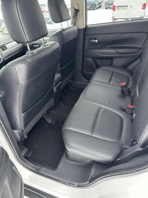 Balts Mitsubishi Outlander 2013 Tauragė, ar dzinēja tilpumu 0.00 L un nobraukumu 207 tūkst. km par 7900 €, foto 16 vietnē AUTOMOTO.COM.LV