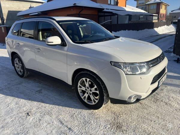 Balts Mitsubishi Outlander 2013 Kauņa, ar dzinēja tilpumu 0.00 L un nobraukumu 251 tūkst. km par 6900 €, foto 3 vietnē AUTOMOTO.COM.LV