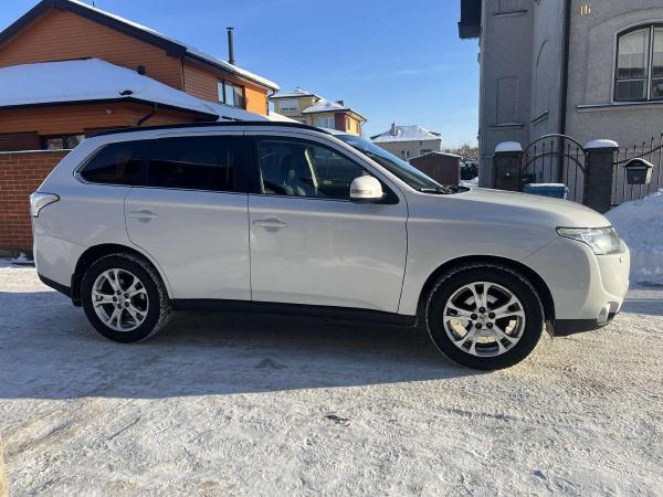 Balts Mitsubishi Outlander 2013 Kauņa, ar dzinēja tilpumu 0.00 L un nobraukumu 251 tūkst. km par 6900 €, foto 4 vietnē AUTOMOTO.COM.LV