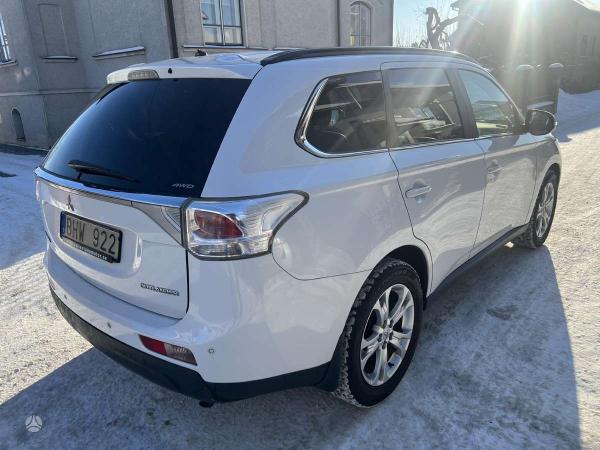 Balts Mitsubishi Outlander 2013 Kauņa, ar dzinēja tilpumu 0.00 L un nobraukumu 251 tūkst. km par 6900 €, foto 5 vietnē AUTOMOTO.COM.LV