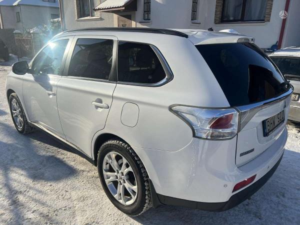 Balts Mitsubishi Outlander 2013 Kauņa, ar dzinēja tilpumu 0.00 L un nobraukumu 251 tūkst. km par 6900 €, foto 7 vietnē AUTOMOTO.COM.LV