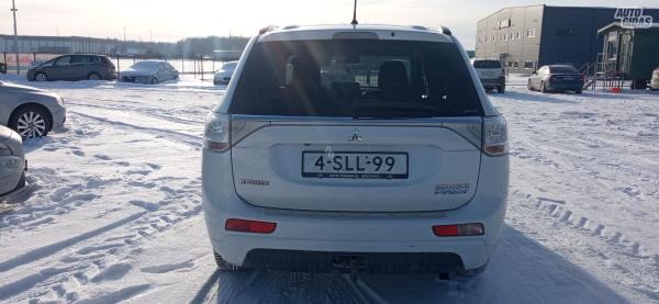 Balts Mitsubishi Outlander 2013 Kauņa, ar dzinēja tilpumu 2.00 L un nobraukumu 243 tūkst. km par 7650 €, foto 6 vietnē AUTOMOTO.COM.LV
