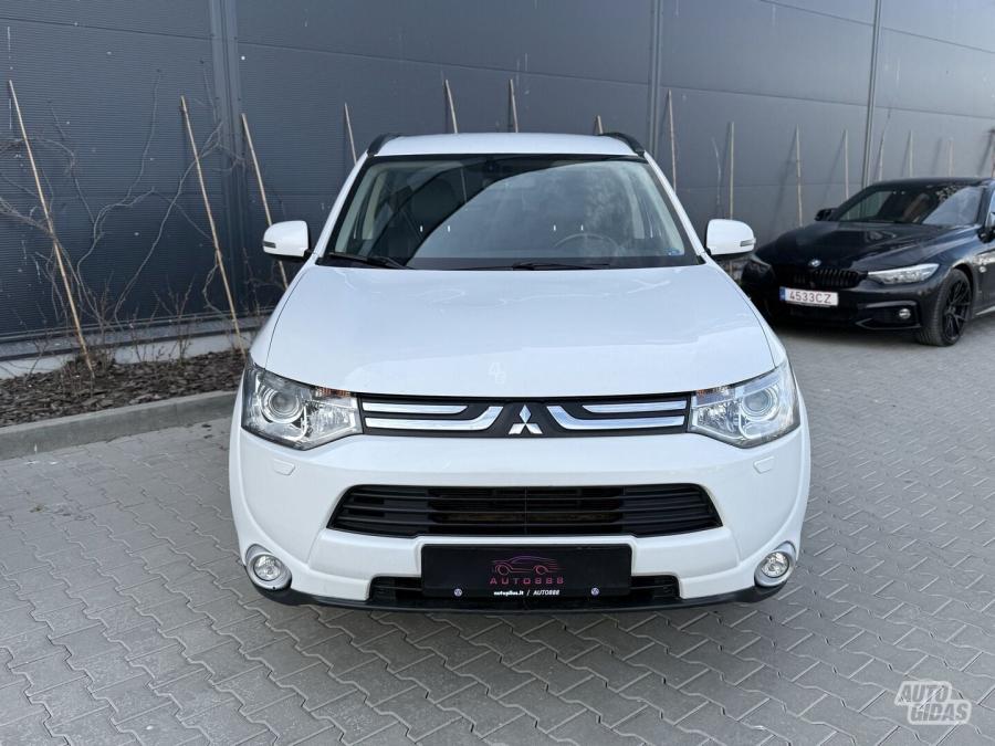 Balts Mitsubishi Outlander 2013 Viļņa, ar dzinēja tilpumu 2.00 L un nobraukumu 230 tūkst. km par 8999 €, foto 3 vietnē AUTOMOTO.COM.LV