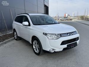 Balts Mitsubishi Outlander 2013 Viļņa, ar dzinēja tilpumu 2.00 L un nobraukumu 230 tūkst. km par 8999 €, foto 5 vietnē AUTOMOTO.COM.LV
