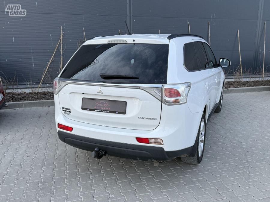 Balts Mitsubishi Outlander 2013 Viļņa, ar dzinēja tilpumu 2.00 L un nobraukumu 230 tūkst. km par 8999 €, foto 10 vietnē AUTOMOTO.COM.LV