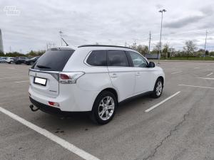 Balts Mitsubishi Outlander 2013 Šauļi, ar dzinēja tilpumu 2.20 L un nobraukumu 212 tūkst. km par 7500 €, foto 4 vietnē AUTOMOTO.COM.LV
