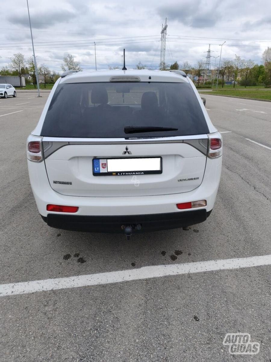 Balts Mitsubishi Outlander 2013 Šauļi, ar dzinēja tilpumu 2.20 L un nobraukumu 212 tūkst. km par 7500 €, foto 6 vietnē AUTOMOTO.COM.LV