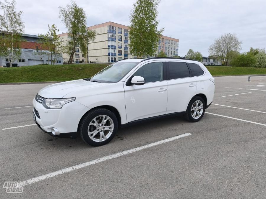 Balts Mitsubishi Outlander 2013 Šauļi, ar dzinēja tilpumu 2.20 L un nobraukumu 212 tūkst. km par 7500 €, foto 8 vietnē AUTOMOTO.COM.LV
