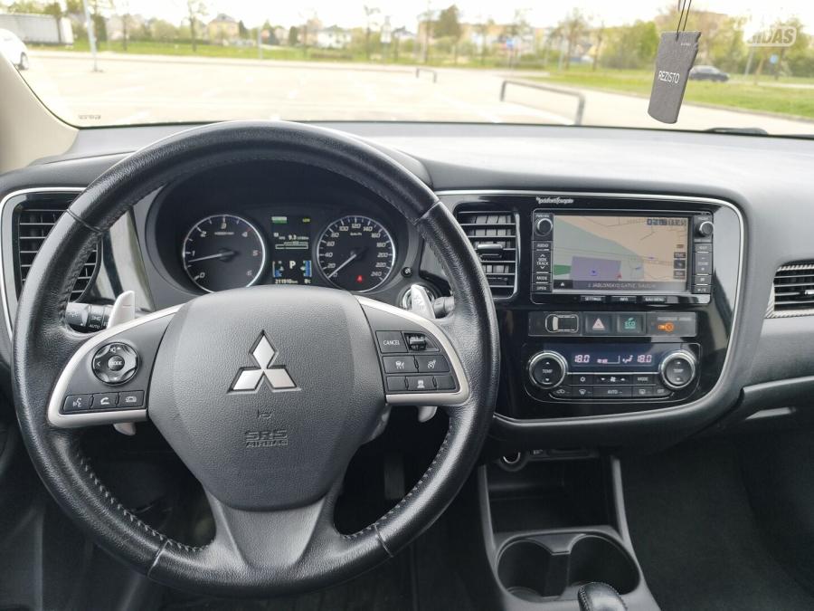 Balts Mitsubishi Outlander 2013 Šauļi, ar dzinēja tilpumu 2.20 L un nobraukumu 212 tūkst. km par 7500 €, foto 13 vietnē AUTOMOTO.COM.LV