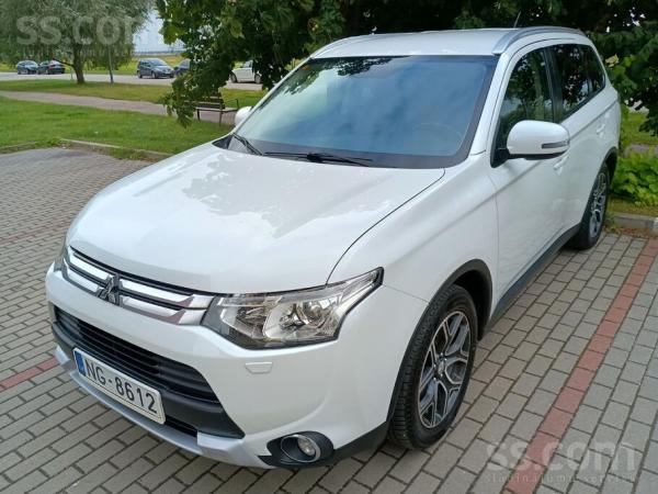 Balts Mitsubishi Outlander 2014 Liepāja, ar dzinēja tilpumu 2.30 L un nobraukumu 199 tūkst. km par 9990 €, foto 1 vietnē AUTOMOTO.COM.LV