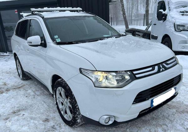 Balts Mitsubishi Outlander 2014 Tauragė, ar dzinēja tilpumu 2.30 L un nobraukumu 167 tūkst. km par 6900 €, foto 1 vietnē AUTOMOTO.COM.LV