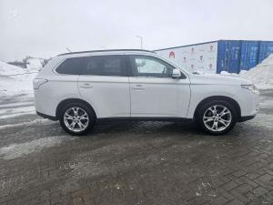 Белый Мицубиси Аутлендер 2014 в Таураге, объемом двигателя 2.20 л и пробегом 184 тыс. км за 7000 €, фото 7 на AUTOMOTO.COM.LV