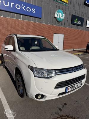 Balts Mitsubishi Outlander 2014 Klaipėda, ar dzinēja tilpumu 2.00 L un nobraukumu 238 tūkst. km par 9600 €, foto 3 vietnē AUTOMOTO.COM.LV