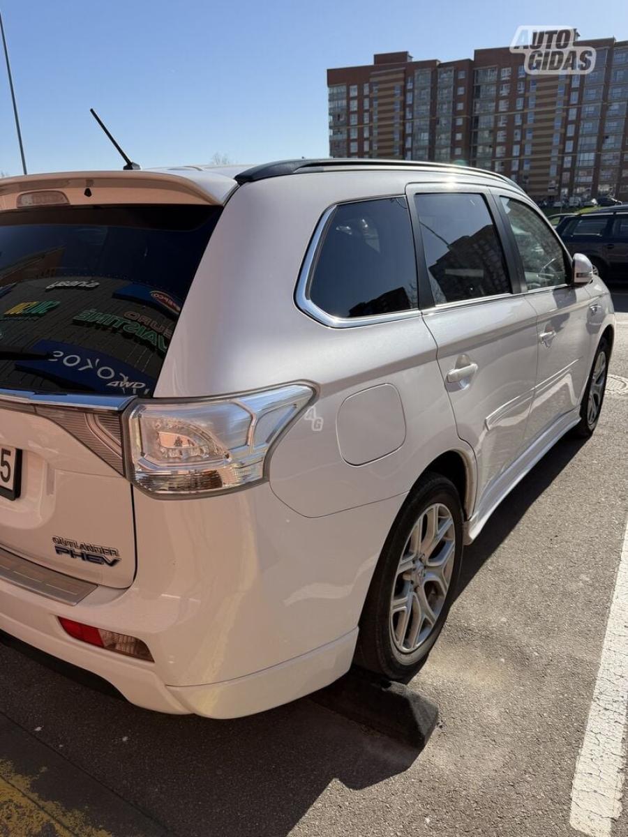 Balts Mitsubishi Outlander 2014 Klaipėda, ar dzinēja tilpumu 2.00 L un nobraukumu 238 tūkst. km par 9600 €, foto 4 vietnē AUTOMOTO.COM.LV
