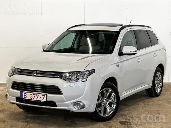 Balts Mitsubishi Outlander 2014 Jūrmala, ar dzinēja tilpumu 2.00 L un nobraukumu 177 tūkst. km par 10995 €, foto 1 vietnē AUTOMOTO.COM.LV