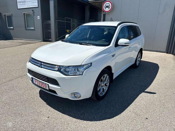 Balts Mitsubishi Outlander 2014 Marijampole, ar dzinēja tilpumu 2.00 L un nobraukumu 282 tūkst. km par 6450 €, foto 1 vietnē AUTOMOTO.COM.LV