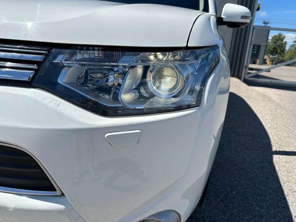 Balts Mitsubishi Outlander 2014 Marijampole, ar dzinēja tilpumu 2.00 L un nobraukumu 282 tūkst. km par 6450 €, foto 2 vietnē AUTOMOTO.COM.LV