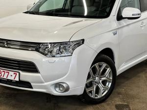 Balts Mitsubishi Outlander 2014 Jūrmala, ar dzinēja tilpumu 2.00 L un nobraukumu 177 tūkst. km par 10995 €, foto 3 vietnē AUTOMOTO.COM.LV